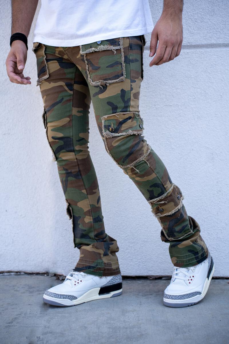 Men's DAMATI Jeans Napoleon Stacked Camo denim Jeans in Woodland Camo ...